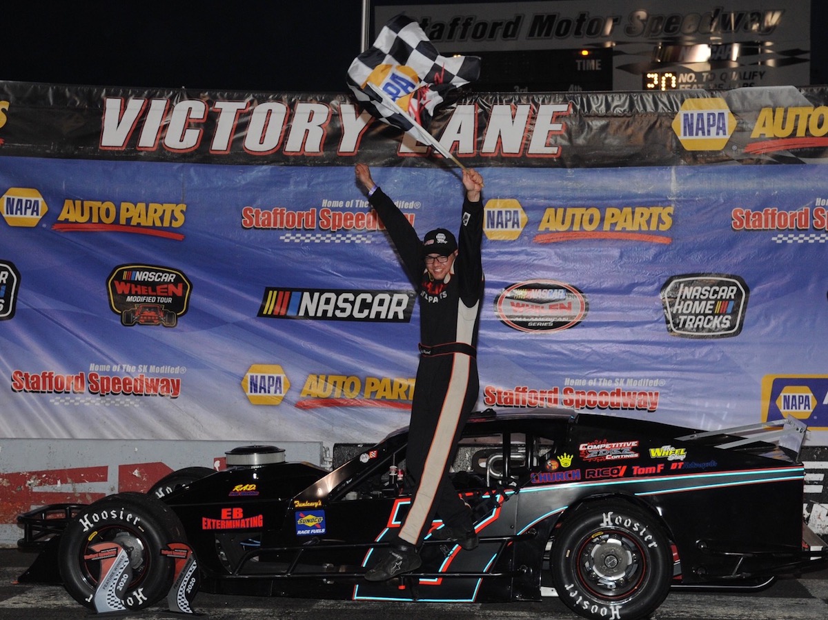 Schooled: Alexander Pearl Holds Off George Bessette Jr. For SK Light ...