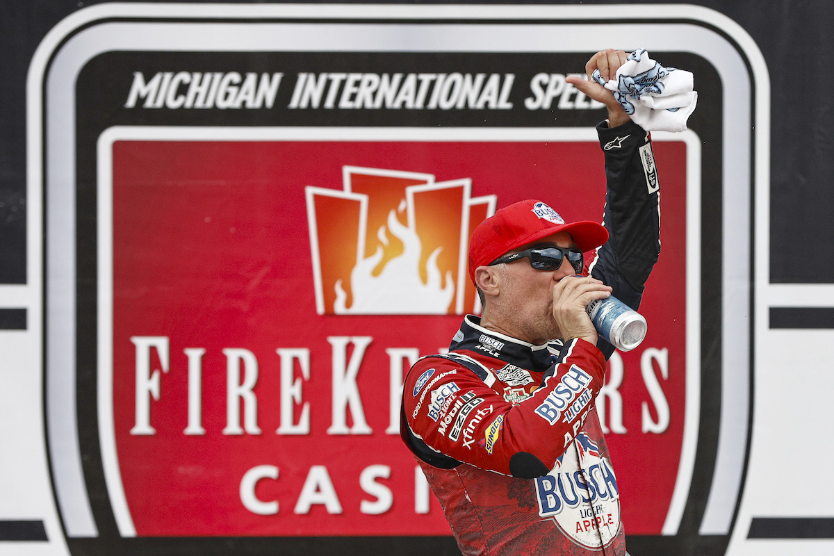 Kevin Harvick Snaps 65 Race Winless Streak With Cup Series Victory At ...