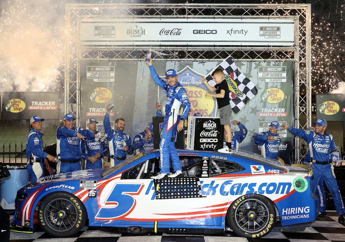 Kyle Larson Dominates NASCAR Cup Bass Pro Shops Night Race At Bristol ...